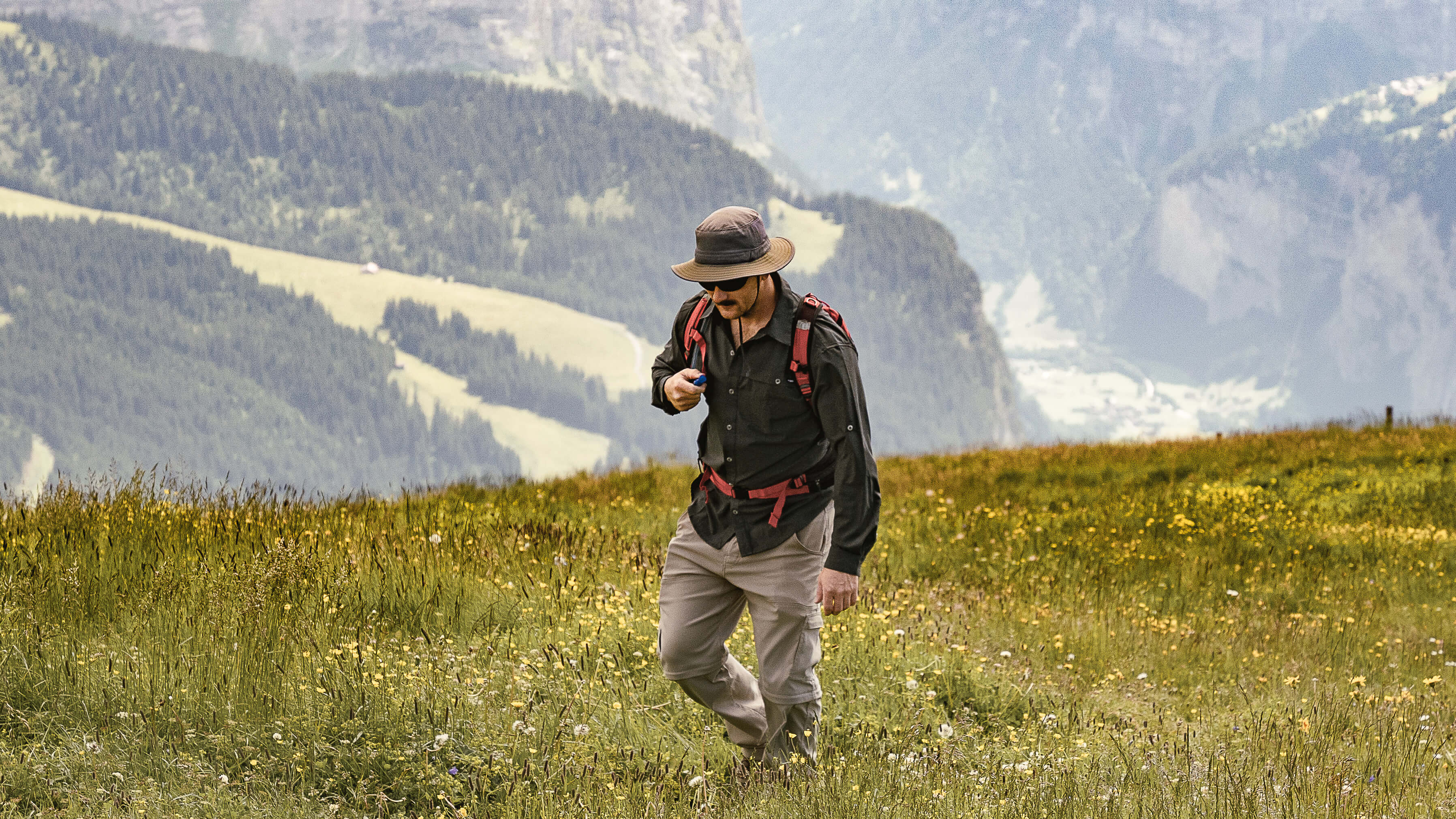 Little Donkey Andy: Multifunctional Outdoor Apparel Online Shopping
